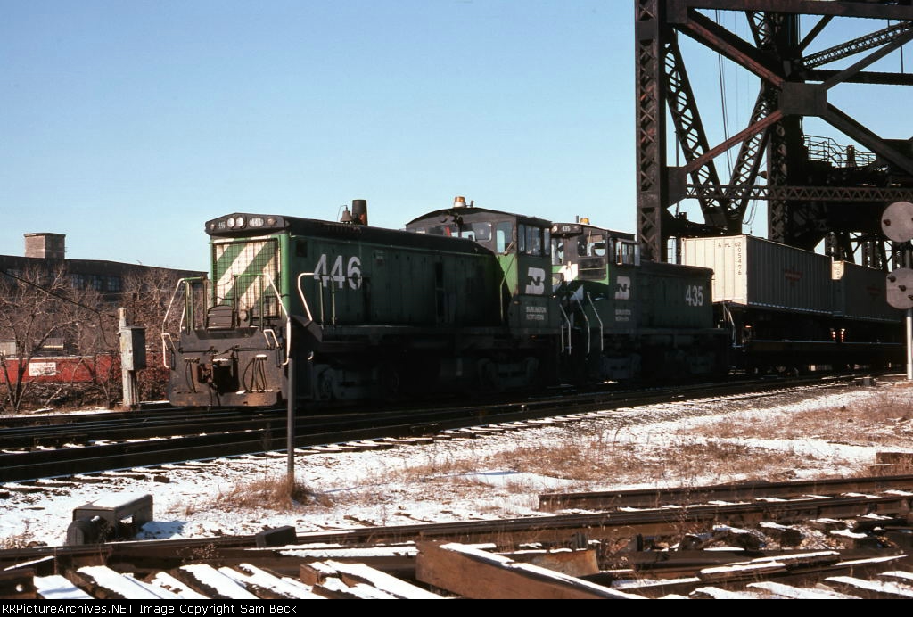 BN 446 and 435 at 21st Street